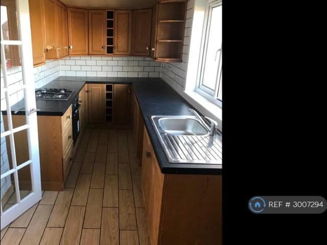 Torbrex, Stirling, FK7 2 bed flat to rent £1,000 pcm £231 pw