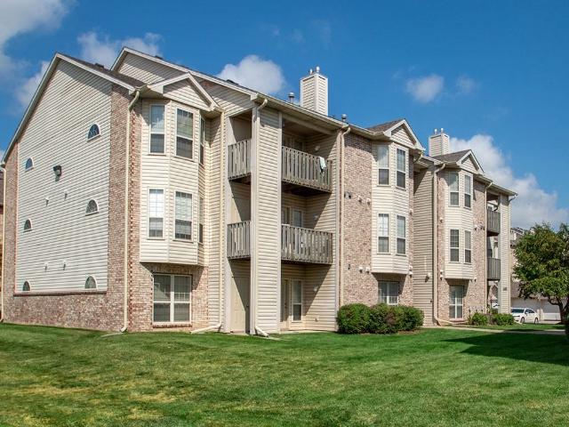 Torello on Maple 1 Bedroom Apartment for Rent at 13915 Manderson Plz, Omaha, NE 68164 Hillsborough
