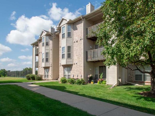 Torello on Maple 2 Bedroom Apartment for Rent at 13915 Manderson Plz, Omaha, NE 68164 Hillsborough