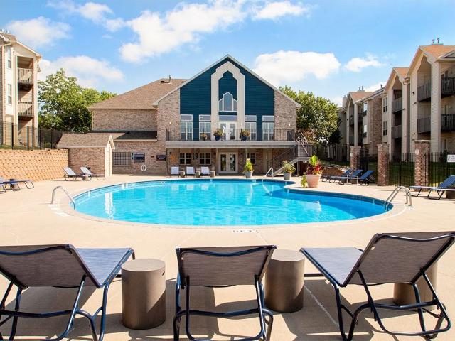 Torello on Maple 2 Bedroom Apartment for Rent at 13915 Manderson Plz, Omaha, NE 68164 Hillsborough