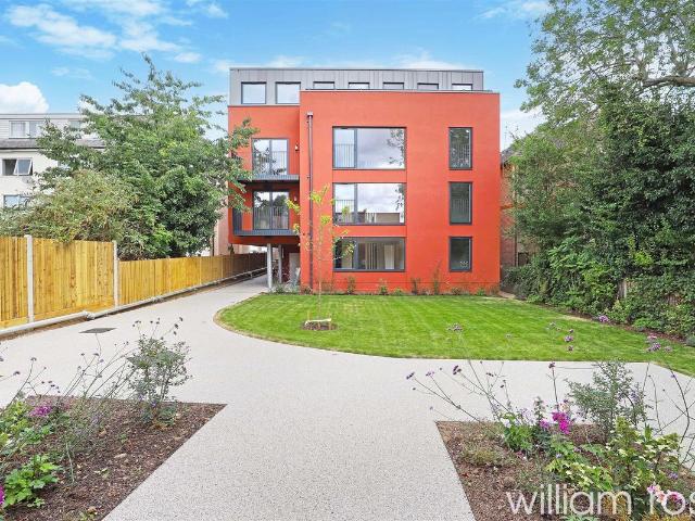 Torfell, Grove Hill, South Woodford E18, 2 bed flat to rent, £1,850 pcm | PrimeLocation
