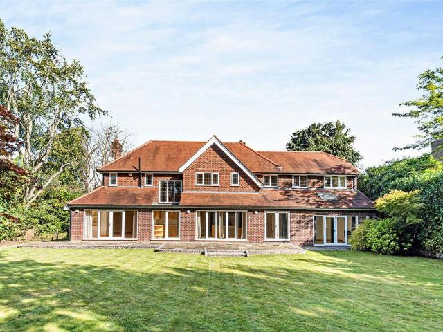 Torkington Road, Wilmslow, Cheshire, SK9 5 bed detached house to rent £7,000 pcm £1,615 pw
