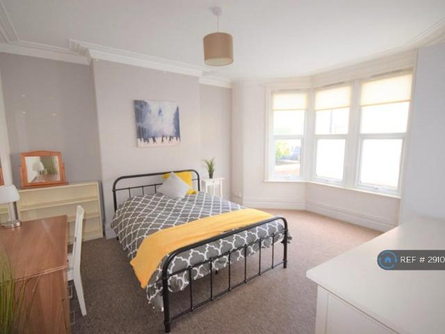 Toronto Road, Bristol, BS7 6 bed terraced house to rent £4,345 pcm £1,003 pw
