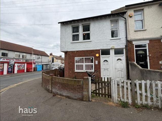 Toronto Road, Gillingham ME7, 2 bed flat to rent, £1,200 pcm | PrimeLocation