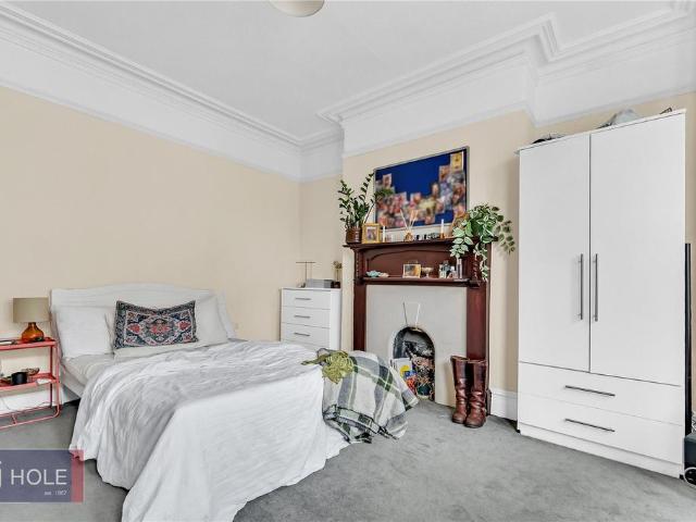 Toronto Road, Horfield, Bristol, BS7 5 bed terraced house to rent £2,700 pcm £623 pw