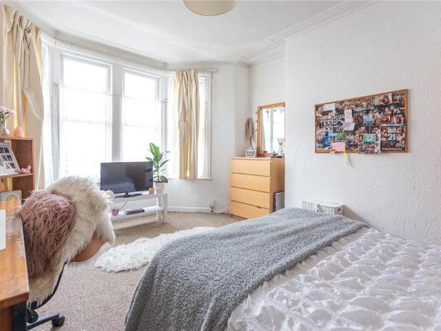 Toronto Road, Horfield, Bristol, BS7 6 bed terraced house to rent £3,100 pcm £715 pw