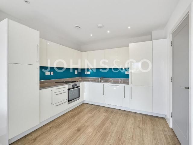 Torquay Court, St Ives Place, London E14, 2 bed flat to rent, £2,300 pcm | PrimeLocation