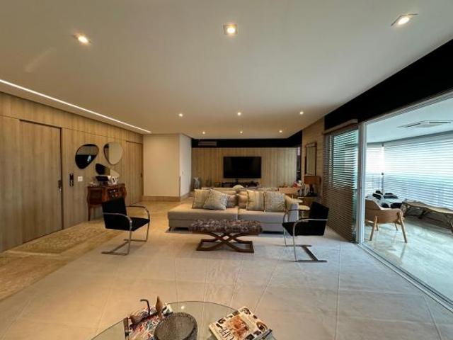 TORRE ALICANTE R$ 4.000.000 Apartamento à venda, 3 Suítes, 269m², 4 Vagas Gleba Palhano, Londrin