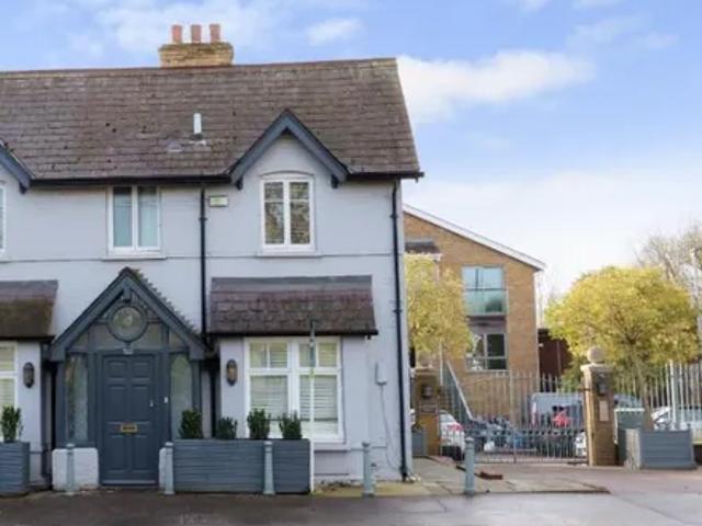 Torrent House, Hampton Court Road, London, KT8 9BP, United Kingdom | 3 bed house for rent #140226055 | Rentberry