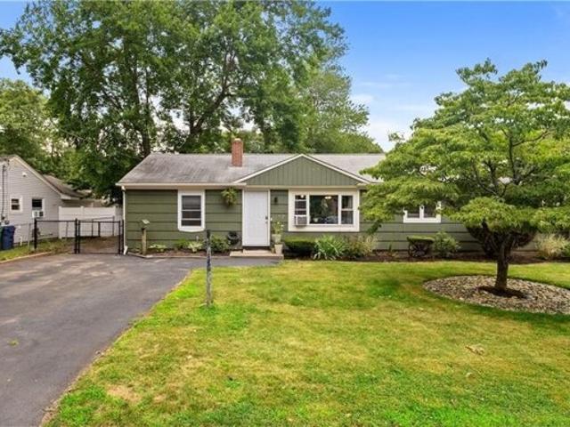 Torrington Dr, Warwick, Home For Sale