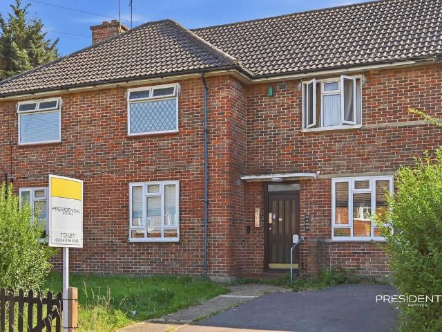 Torrington Drive, Loughton IG10, 1 bed flat to rent, £1,500 pcm | PrimeLocation