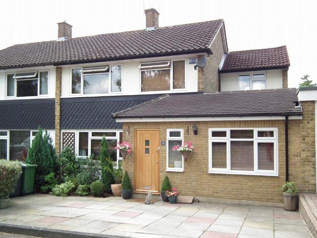 Torrington Drive Potters Bar 4 bed semi detached house to rent £2,750 pcm £635 pw