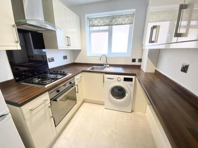 Torrington Park, North Finchley N12, 1 bed flat to rent, £1,500 pcm | PrimeLocation