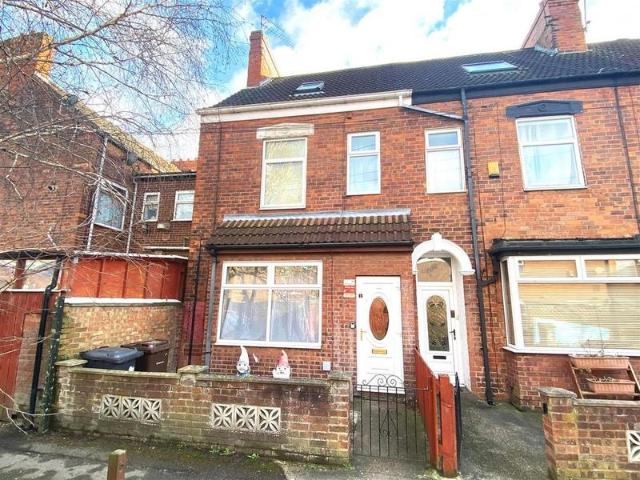Torrington Villas, Franklin Street, Hull 2 bed end of terrace.
