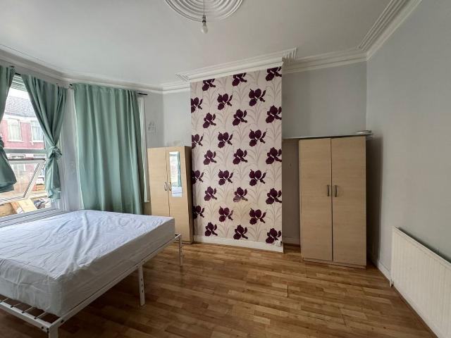 Tottenham Hale N17, Room to rent, £725 pcm | PrimeLocation