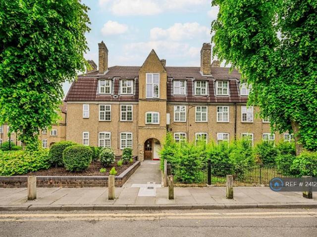 Tottenham, London, N17 3 bed flat to rent £2,400 pcm £554 pw