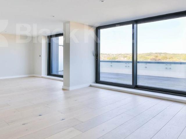 Tottenham Lane, Crouch End N8, 1 bed flat to rent, £2,600 pcm | PrimeLocation
