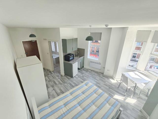 Tottenham Lane, Crouch End/Hornsey N8, Studio to rent, £1,250 pcm | PrimeLocation