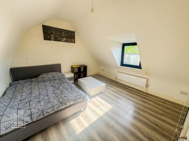 Tottenham Lane, Hornsey N8, Room to rent, £850 pcm | PrimeLocation
