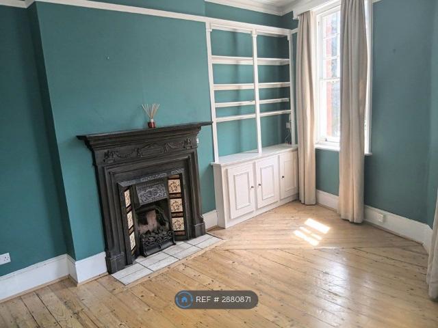 Tottenham Lane, London N8, 2 bed flat to rent, £2,200 pcm | PrimeLocation