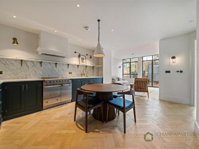 Tottenham Mews, London W1T 2 bed apartment to rent £6,750 pcm £1,558 pw