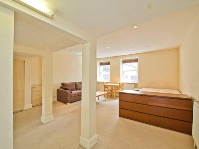 Tottenham Street, Fitzrovia, London, W1T Studio to rent £2,167 pcm £500 pw
