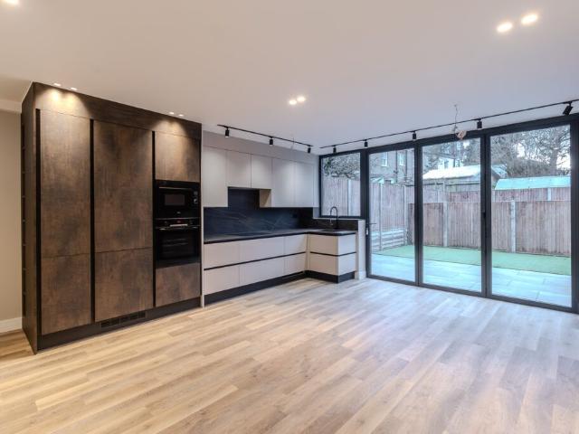 Totteridge Lane, London N20, 3 bed maisonette to rent, £2,950 pcm | PrimeLocation