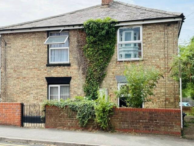 Totteridge Road, High Wycombe HP13, 1 bed flat to rent, £1,025 pcm | PrimeLocation