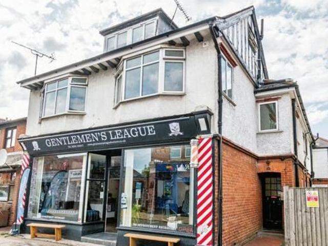 Totton, Rumbridge Street, Southampton, 2 Bedroom Flat