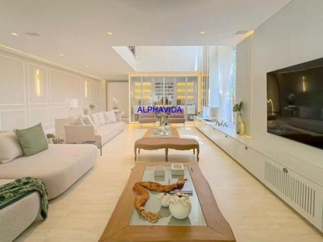 TOTALMENTE MOBILIADA para LOCAÇÃO E VENDA ! Luxuosa Casa em Condomínio: 5 quartos, 5 suítes, 3 sala