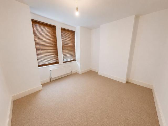 Totland Road, Brighton BN2, 1 bed flat to rent, £1,250 pcm | PrimeLocation