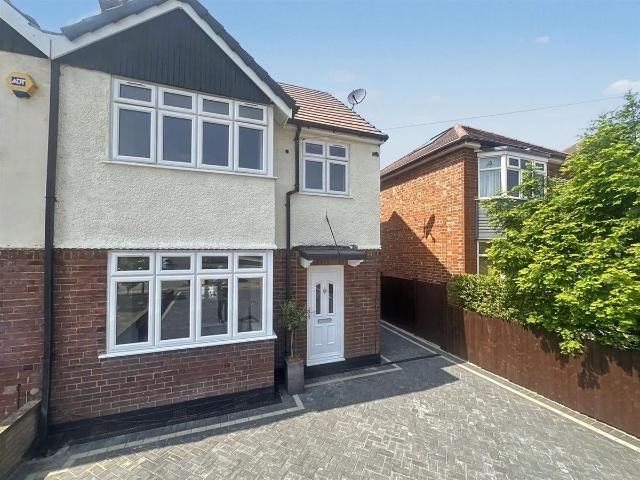 Toton Lane, Stapleford, Nottingham NG9, 3 bed property to rent, £1,450 pcm | PrimeLocation