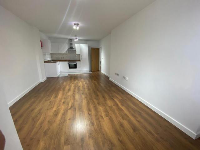 Touthill Close, Peterborough PE1 2 bed apartment to rent £1,075 pcm £248 pw