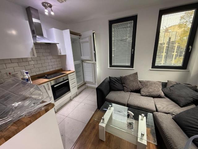 Touthill Close, Peterborough PE1, 2 bed flat to rent, £1,200 pcm | PrimeLocation