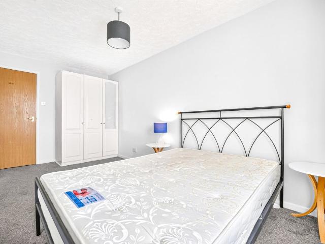 Toulouse Court, 2 Rossetti Road SE16, 1 bed flat to rent, £1,700 pcm | PrimeLocation