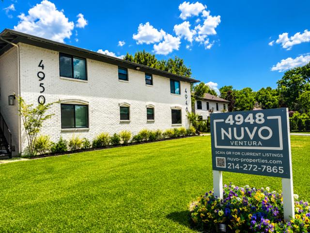 Tour Today & Save $300! Apply Within 24 Hours for Exclusive Move In Savings