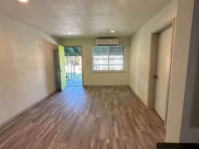Tour Today & Save $300! Apply Within 24 Hours for Exclusive Move Studio Apartment for Rent at 4948 Gaston Ave, Dallas, TX 75214