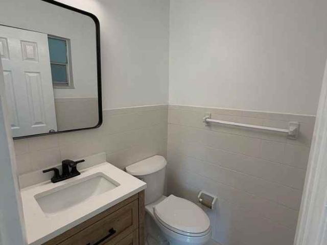 Tova Realty LLC 2 Bedroom Apartment for Rent at 4933 Hollywood Blvd, Hollywood, FL 33021 Hollywood Hills