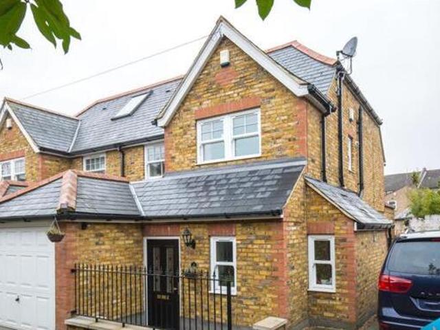 Towton Mews, Bounds Green, 4 Bedroom Semi detached
