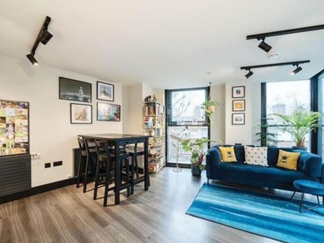 Tower Bridge Road, London, 2 Bedroom Apartment