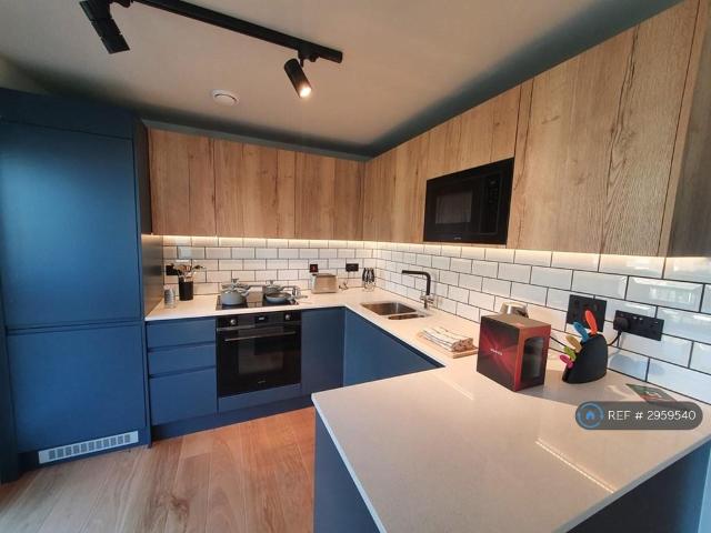 Tower Bridge Road, London, SE1 1 bed flat to rent £2,950 pcm £681 pw