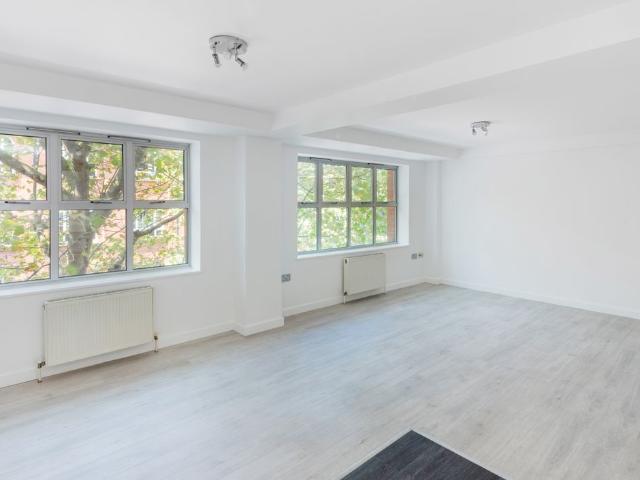 Tower Bridge Road, London SE1, 2 bed flat to rent, £2,650 pcm | PrimeLocation