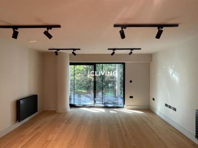 Tower Bridge Road, London SE1, 2 bed flat to rent, £3,402 pcm | PrimeLocation