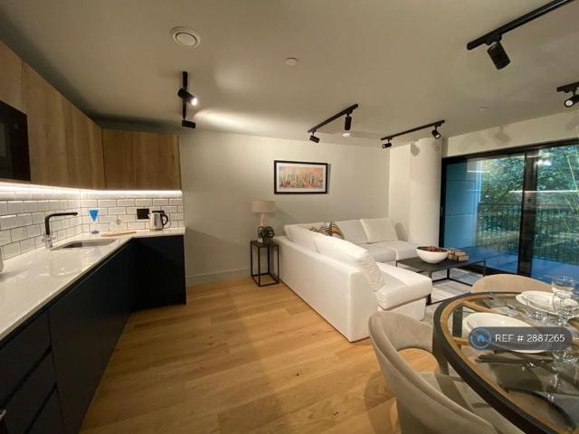Tower Bridge Road, London, SE1 2 bed flat to rent £3,650 pcm £842 pw
