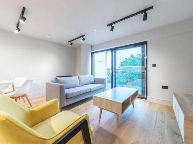 Tower Bridge Road, London, SE1 3JE 2 bed apartment to rent £3,501 pcm £808 pw