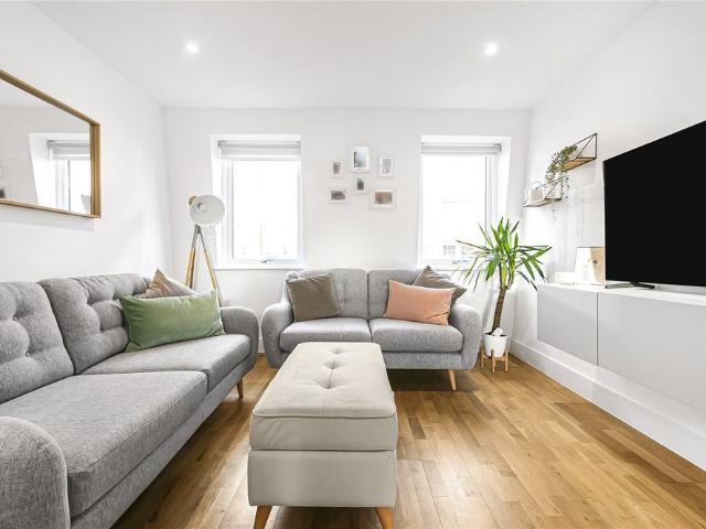 Tower Bridge Road, London, SE1 4TL