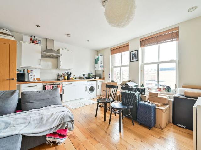 Tower Bridge Road, Southwark SE1, 2 bed flat to rent, £2,400 pcm | PrimeLocation