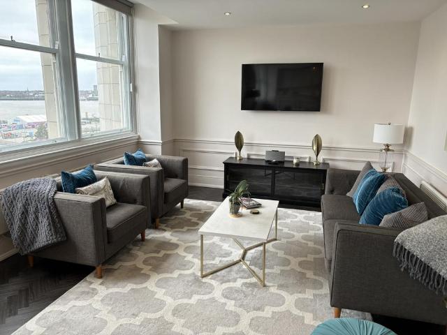 Tower Building, 22 Water Street. 2 bed flat to rent £2,300 pcm £531 pw