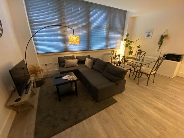 Tower Building, Liverpool L3, 2 bed flat to rent, £1,250 pcm | PrimeLocation