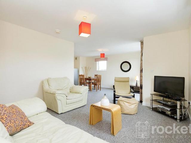Tower Court, No. 1 London Road. 2 bed apartment to rent £1,045 pcm £241 pw